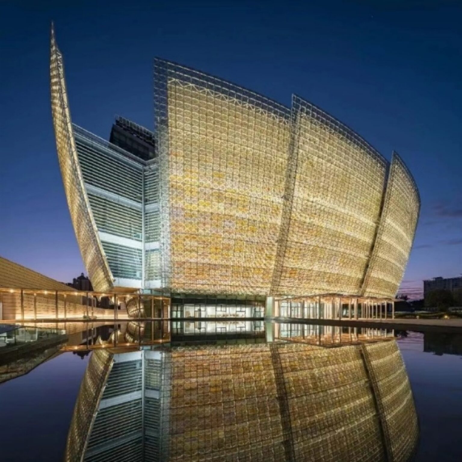 Guangzhou Museum of Art 2025: Discover Lingnan Heritage, Global ...