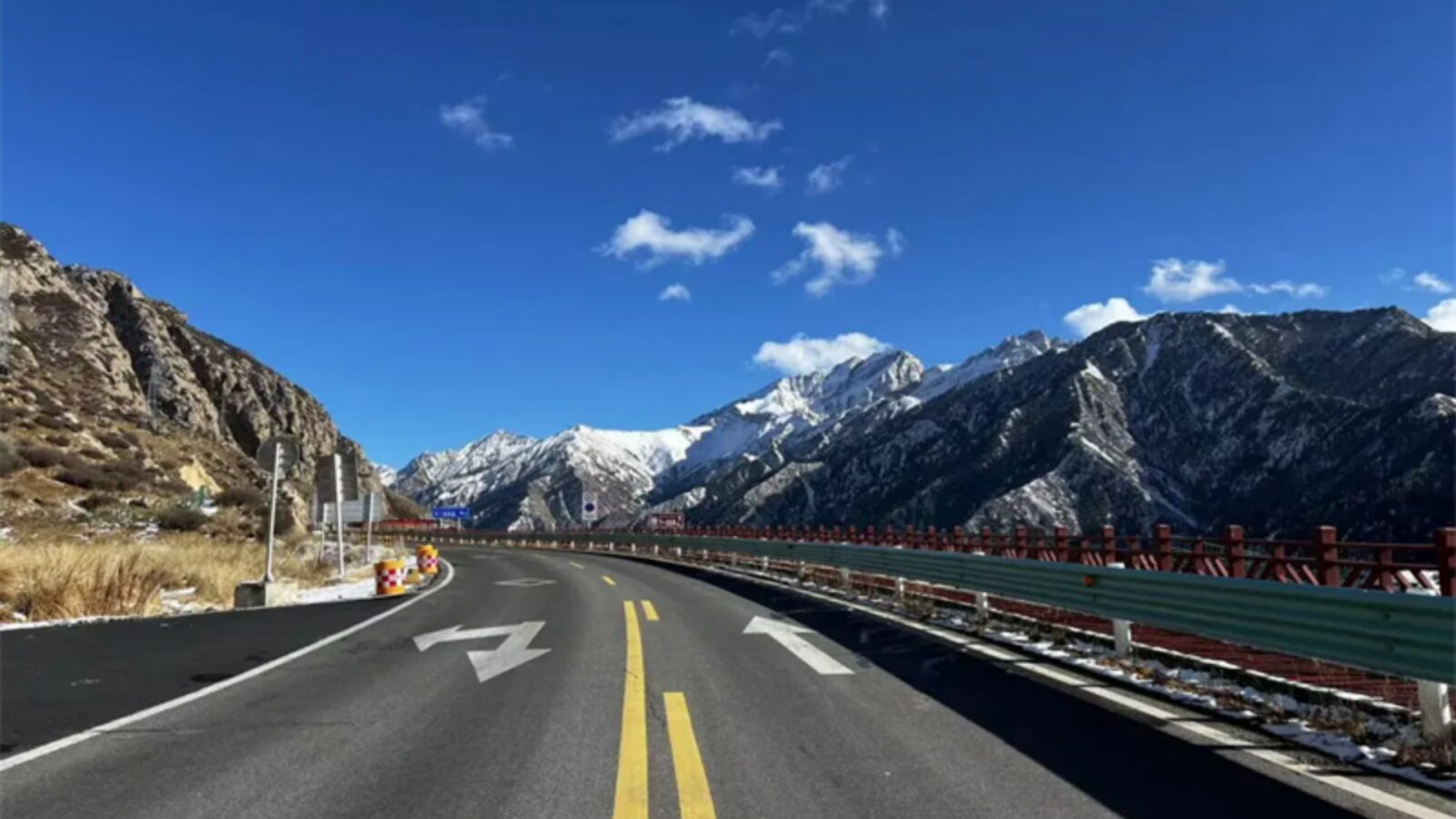 Duku Highway in Xinjiang: China's 561km Four-Season Mountain Drive ...